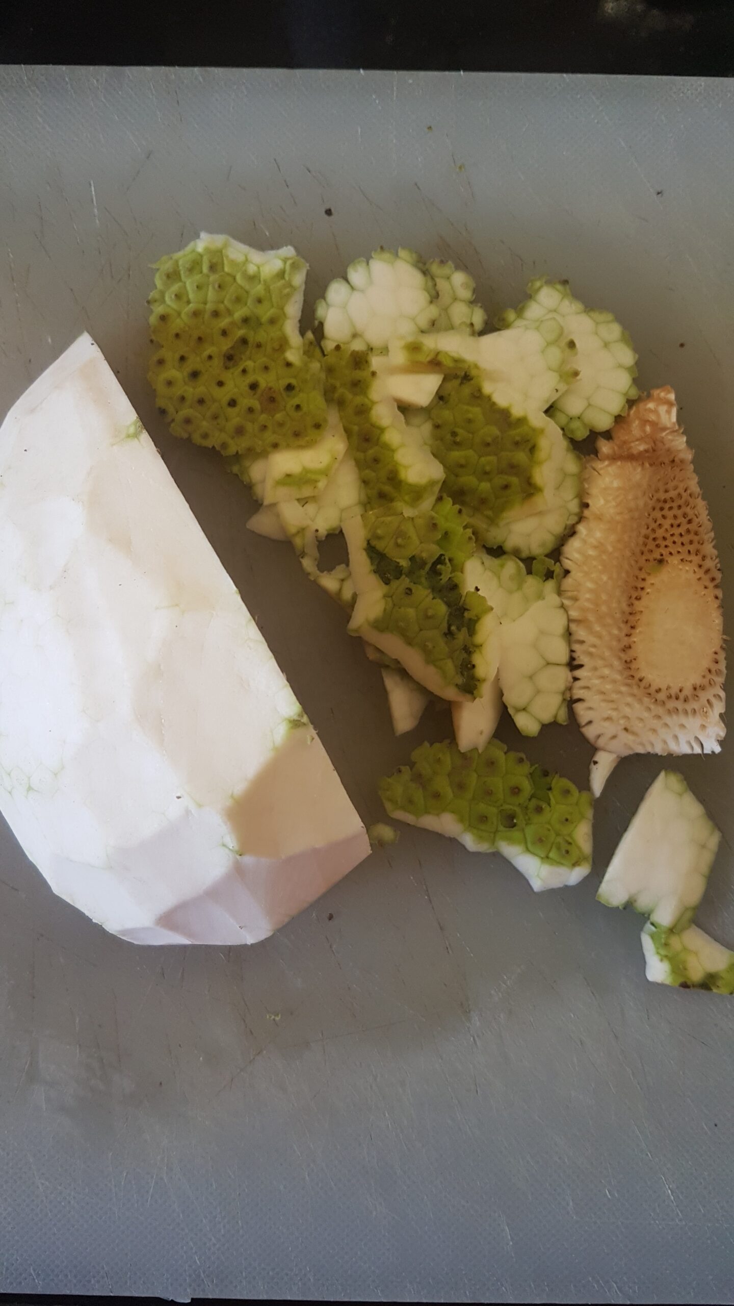 How To Cut A Breadfruit Easily? | nayakskitchen - Your Own Pakshala